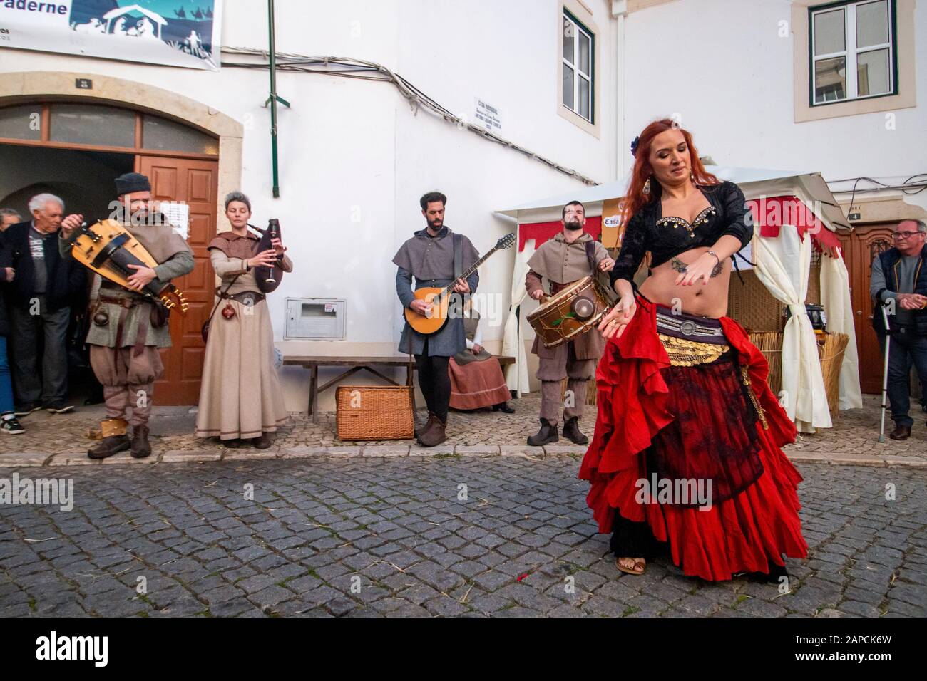 PADERNE, PORTUGAL - January 1st, 2020: Medieval costume characters in ...