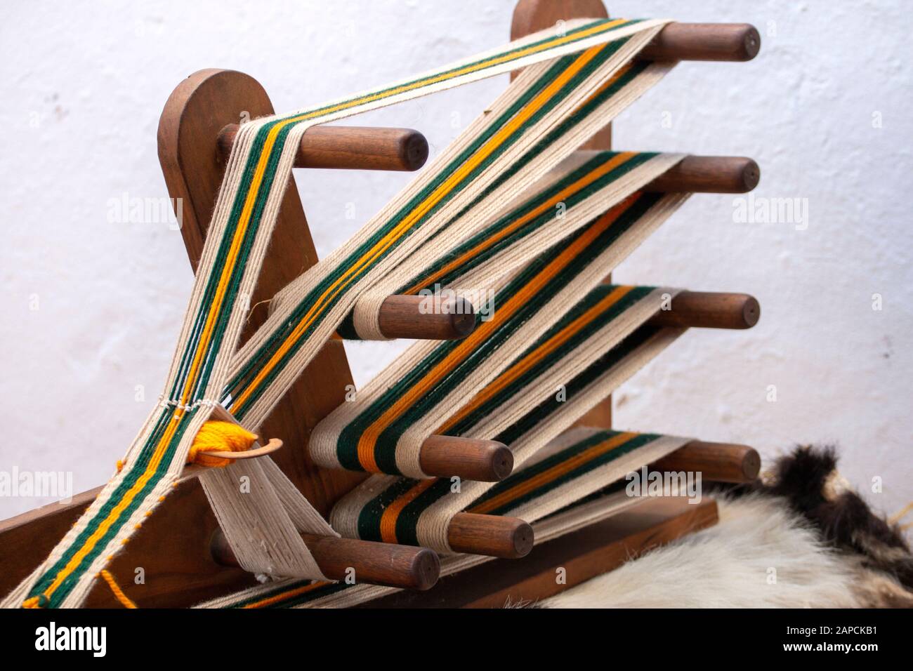 Medieval craftsman weave hi-res stock photography and images - Alamy