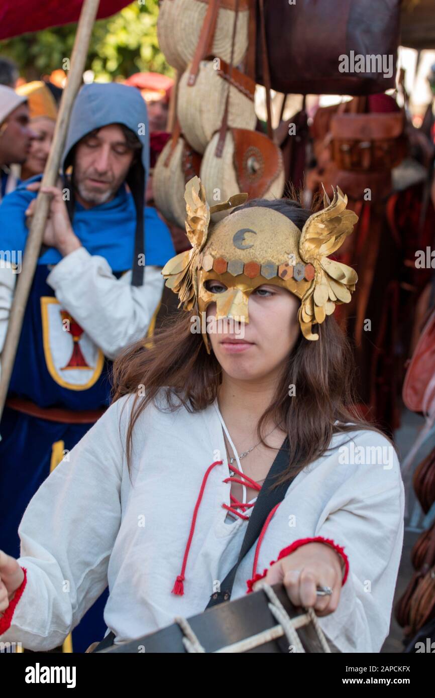 PADERNE, PORTUGAL - January 1st, 2020: Medieval costume characters in ...