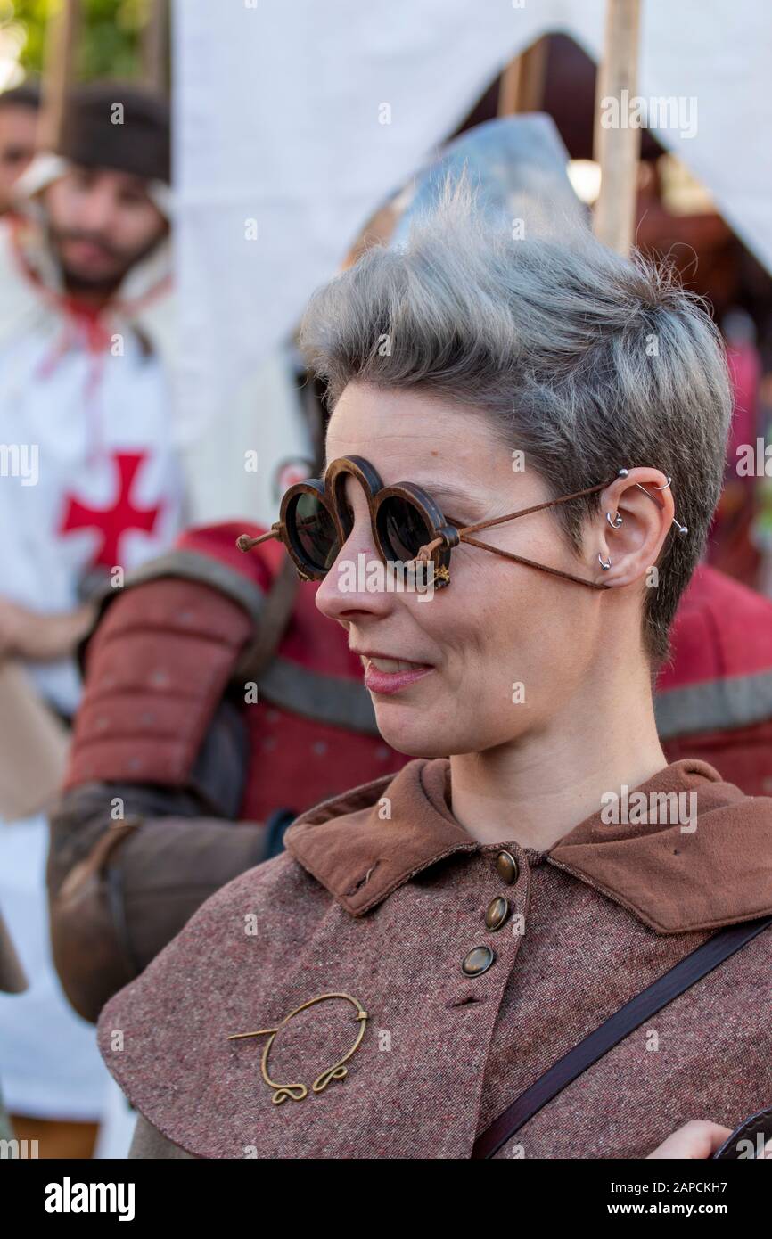 PADERNE, PORTUGAL - January 1st, 2020: Medieval costume characters in ...