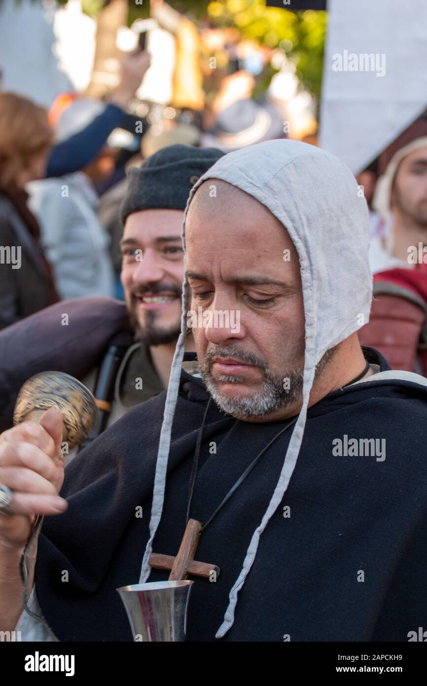 PADERNE, PORTUGAL - January 1st, 2020: Medieval costume characters in ...