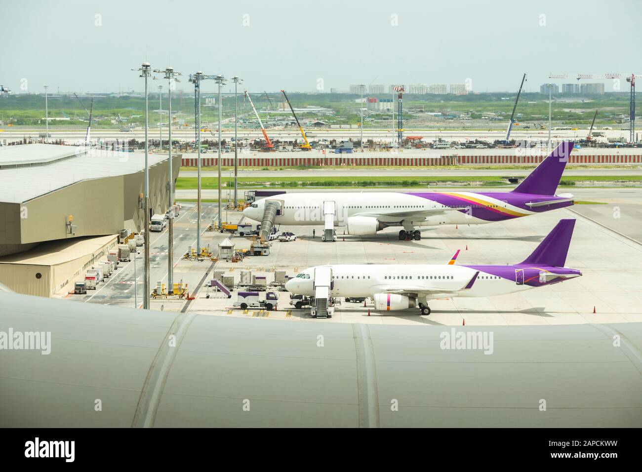 Aircrafts gates hi-res stock photography and images - Alamy