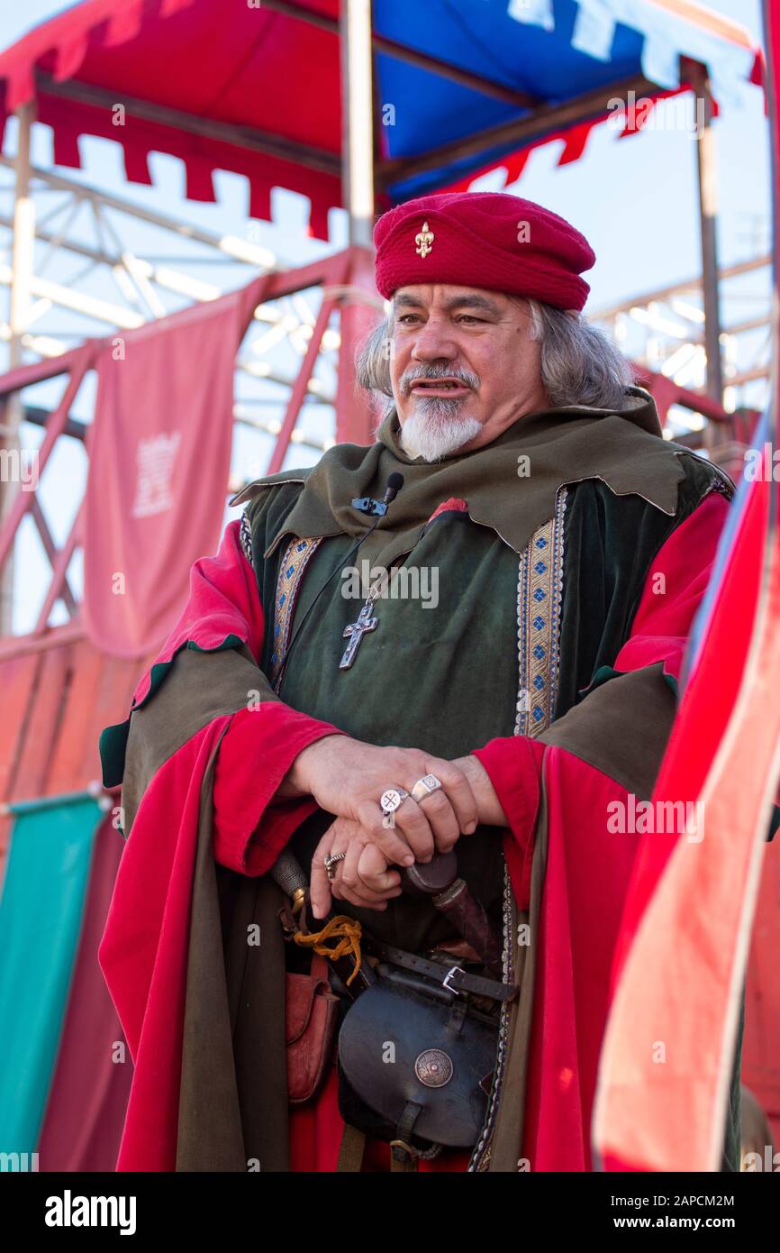 PADERNE, PORTUGAL - January 1st, 2020: Medieval costume characters in ...