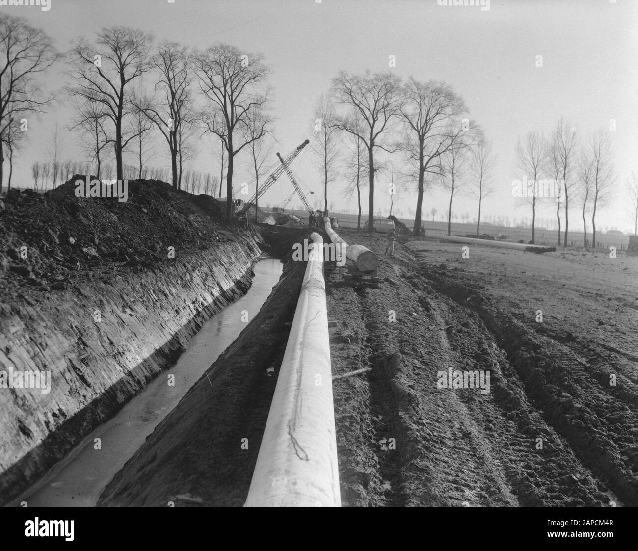 Rotterdam rhine oil pipeline hi-res stock photography and images - Alamy