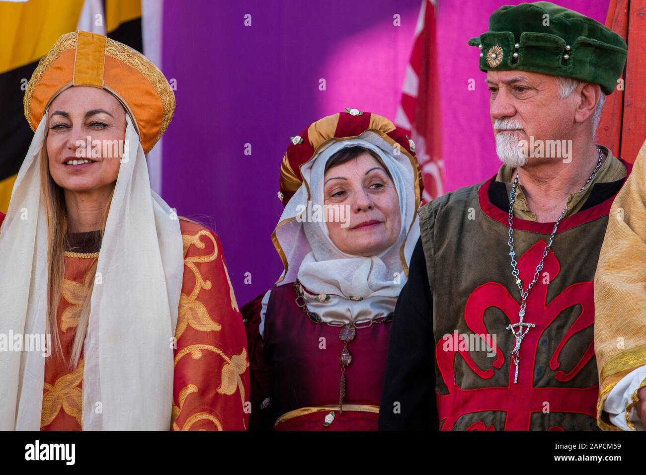PADERNE, PORTUGAL - January 1st, 2020: Medieval costume characters in ...