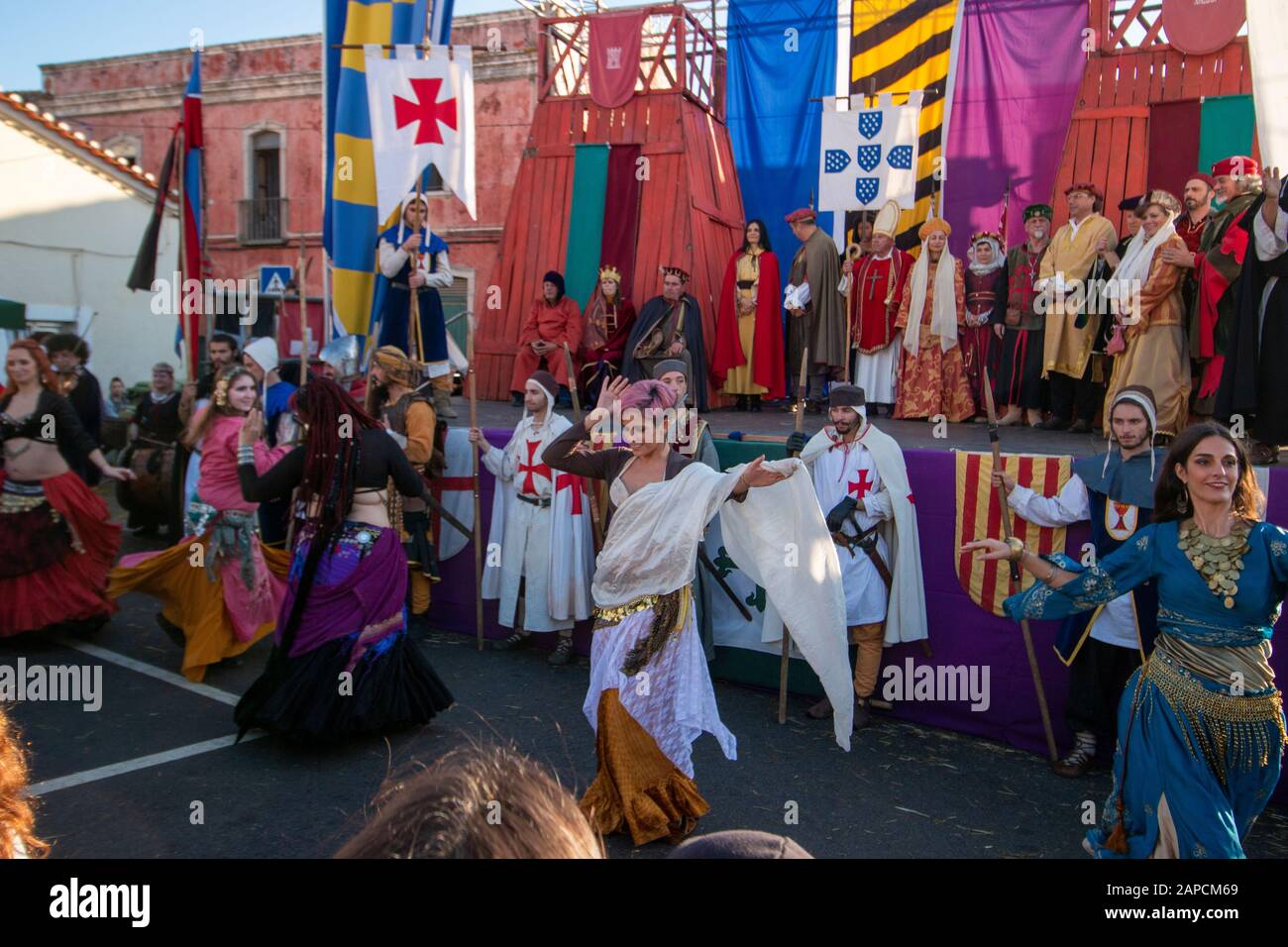 PADERNE, PORTUGAL - January 1st, 2020: Medieval costume characters in ...
