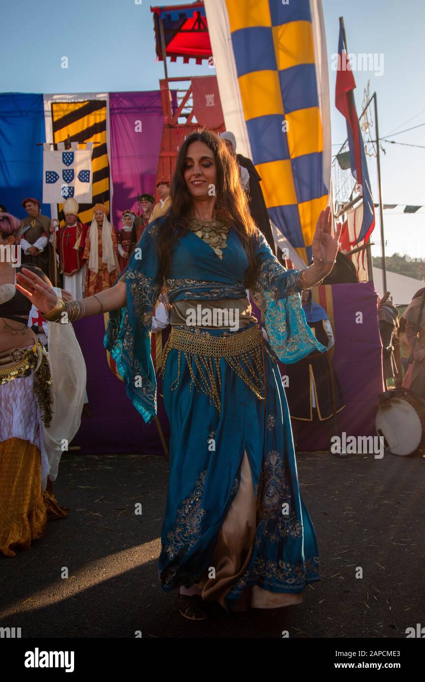 PADERNE, PORTUGAL - January 1st, 2020: Medieval costume characters in ...
