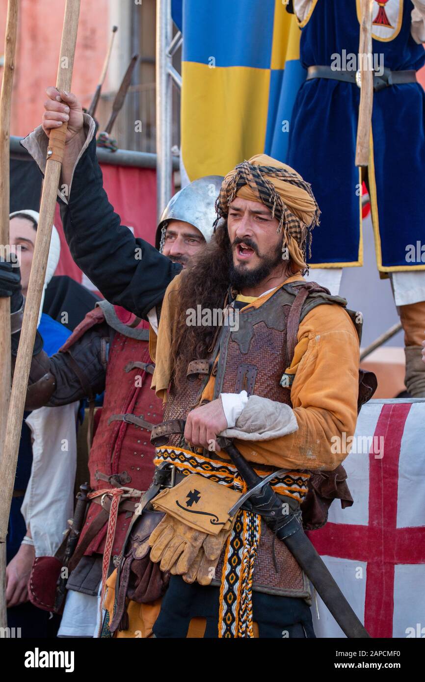 PADERNE, PORTUGAL - January 1st, 2020: Medieval costume characters in ...