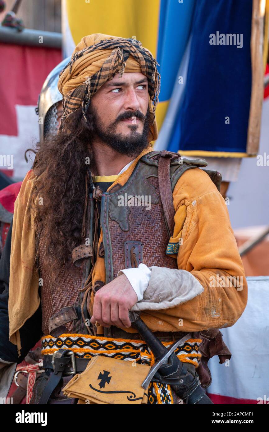 PADERNE, PORTUGAL - January 1st, 2020: Medieval costume characters in ...