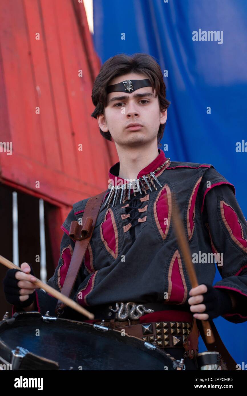 PADERNE, PORTUGAL - January 1st, 2020: Medieval costume characters in ...