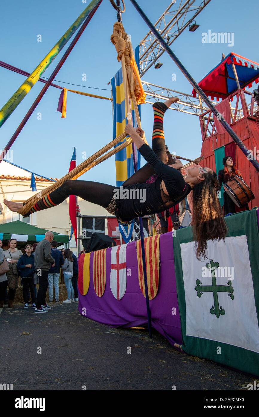 PADERNE, PORTUGAL - January 1st, 2020: Medieval costume characters in ...