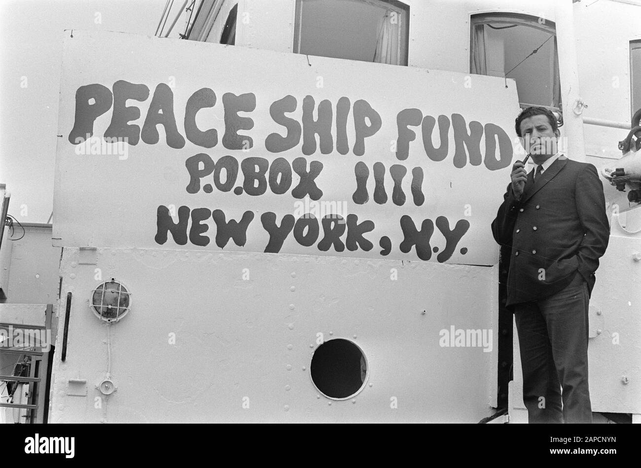 Abie nathan Black and White Stock Photos & Images - Alamy