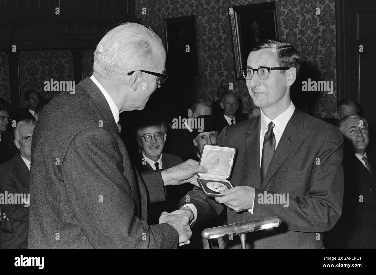 18 december 1966 hi-res stock photography and images - Alamy