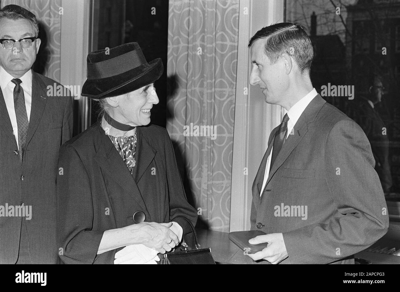 December 18 1966 hi-res stock photography and images - Alamy