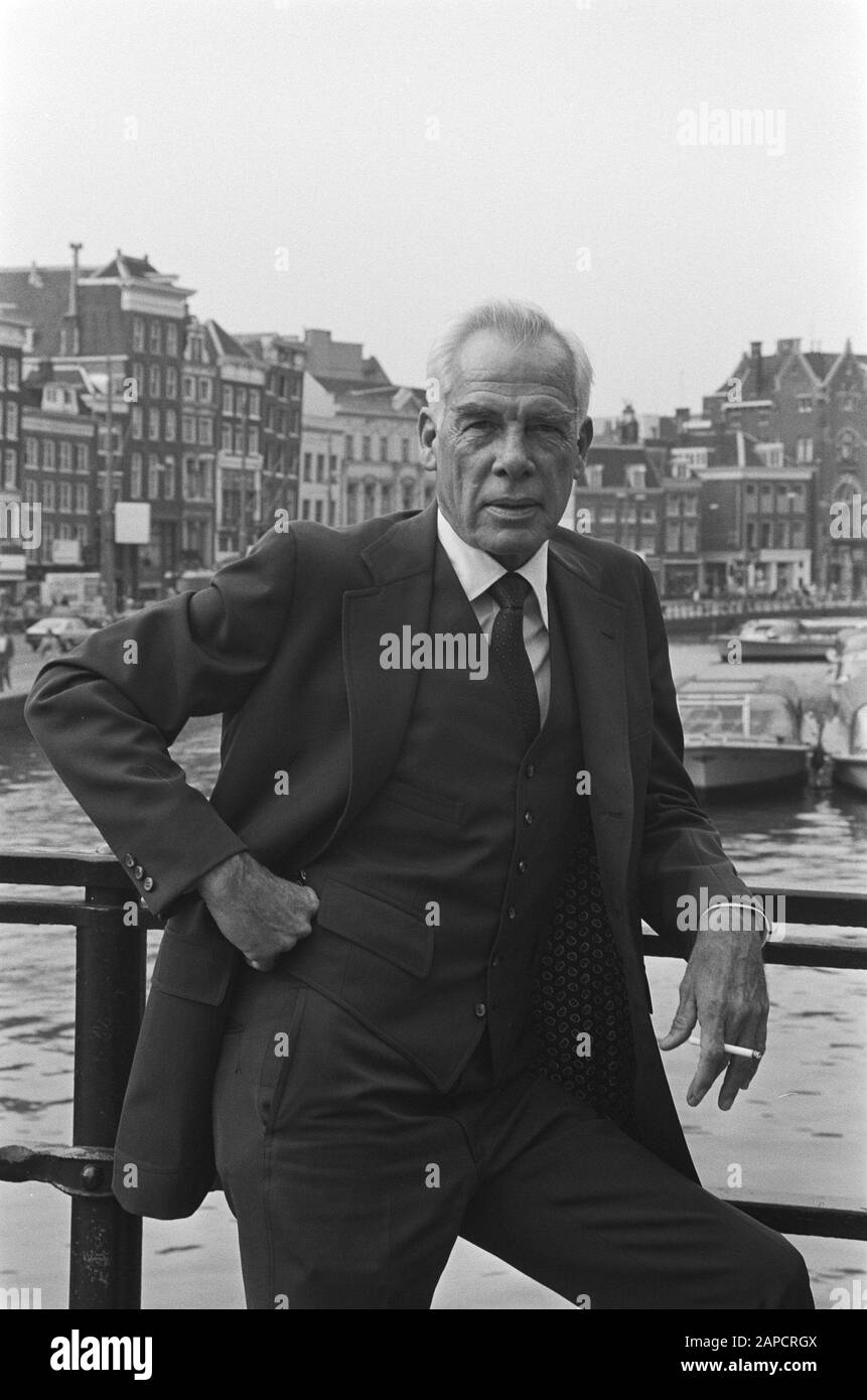 American actor Lee Marvin in Amsterdam Description: actors, movie stars ...