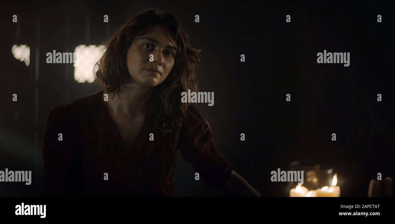 Los Angeles.CA.USA. Emma Appleton in a scene in ©Netflix TV series, The ...