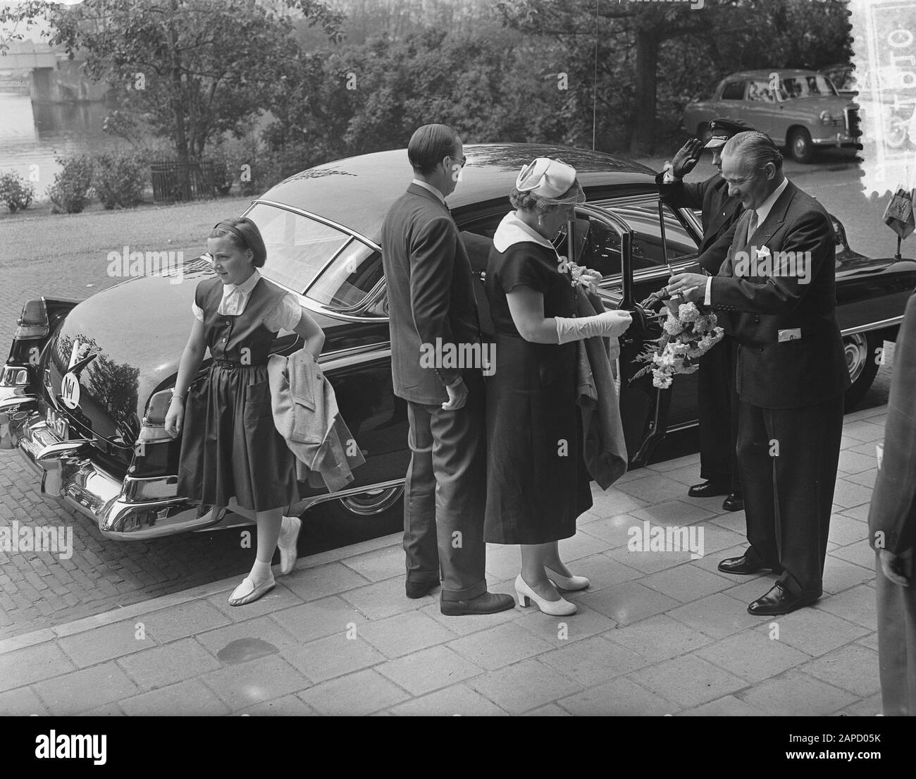 Royal attire symbolism Black and White Stock Photos & Images - Alamy