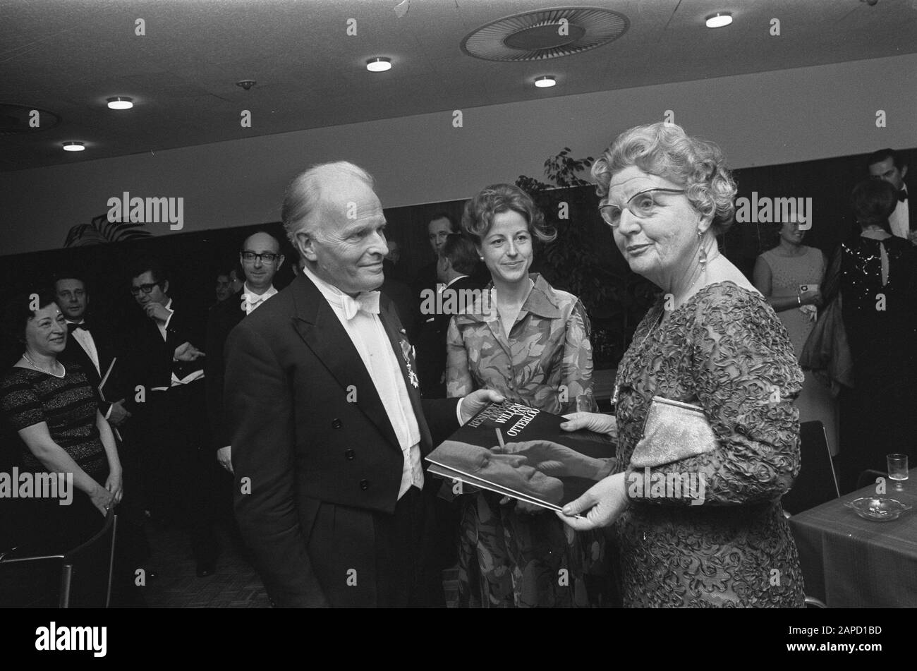 Farewell Willem van Otterloo as permanent conductor of Residentie ...