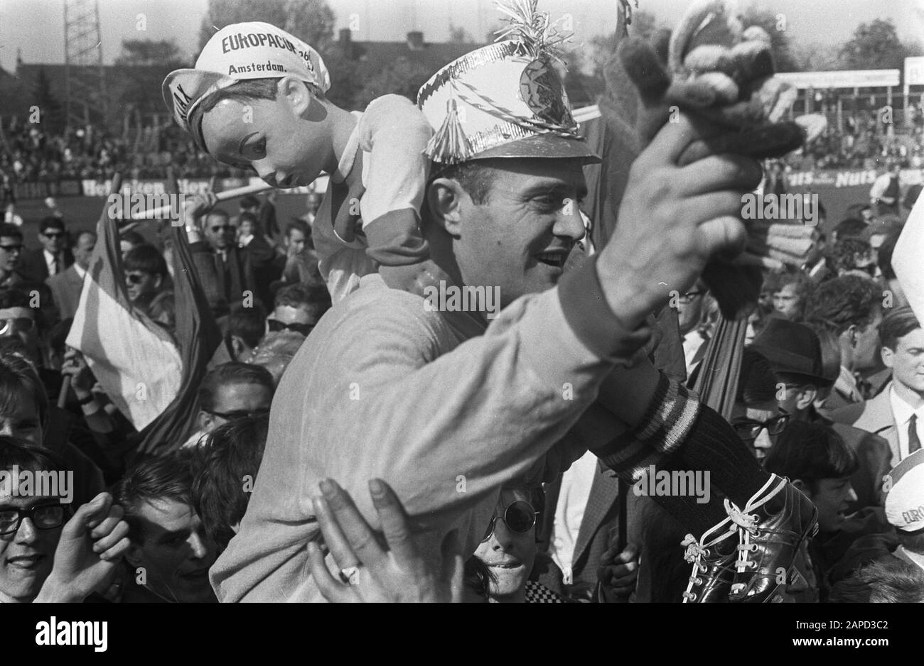 Captain gert bals hi-res stock photography and images - Alamy