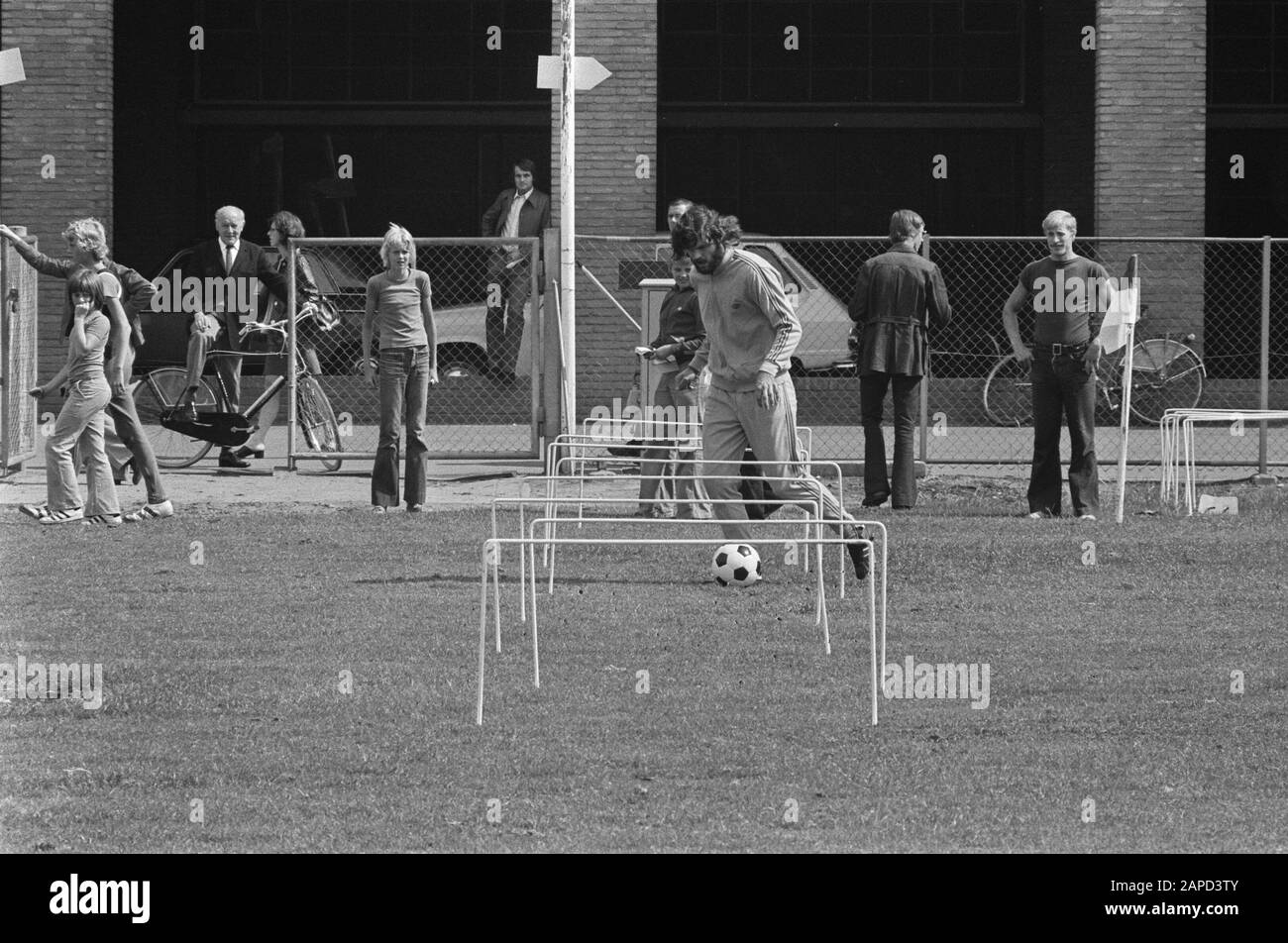 Trainers barry hulshoff hi-res stock photography and images - Alamy