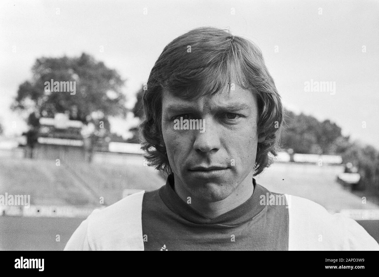 Ajax presents A-selection for next season; Jan Mulder Annotation: neg ...