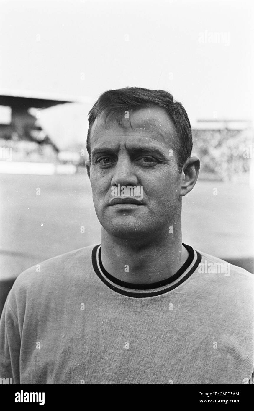 Ajax versus Blue-Wit 1-0. Gert Bals Date: March 24, 1968 Keywords ...