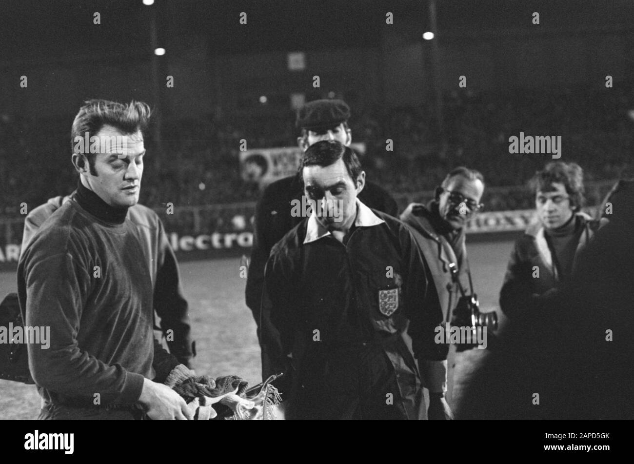 Ajax versus Carl Zeiss Jena 5-1.Toss for the match. Gert Bals and ...