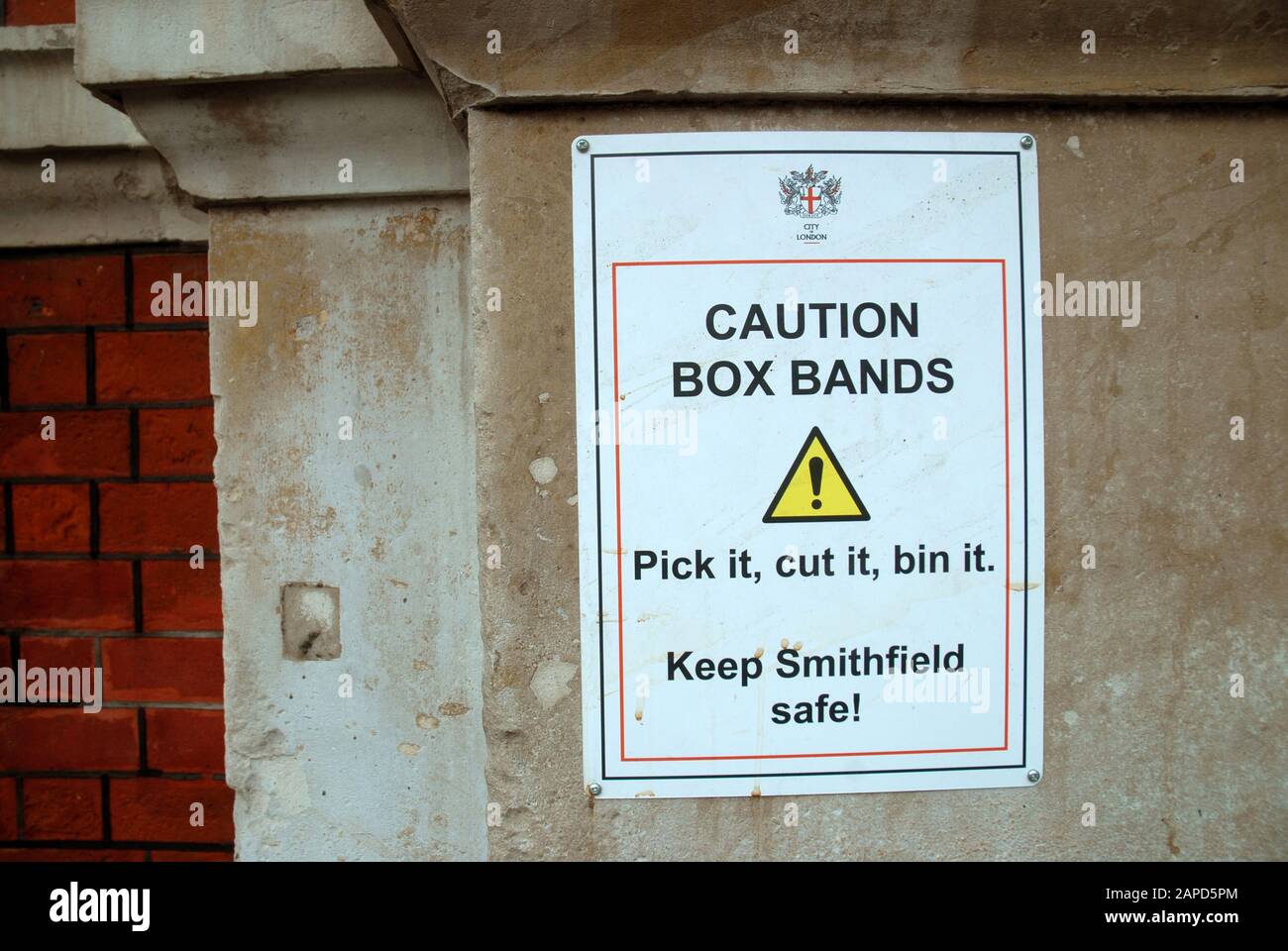 Caution box bands sign hi-res stock photography and images - Alamy