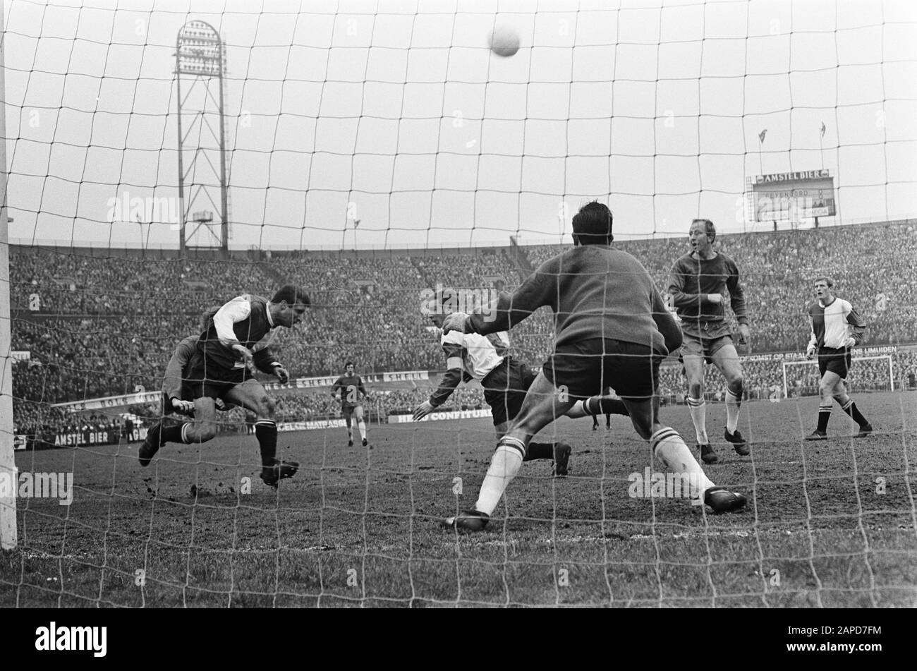 Sport football injured photo Black and White Stock Photos & Images - Alamy