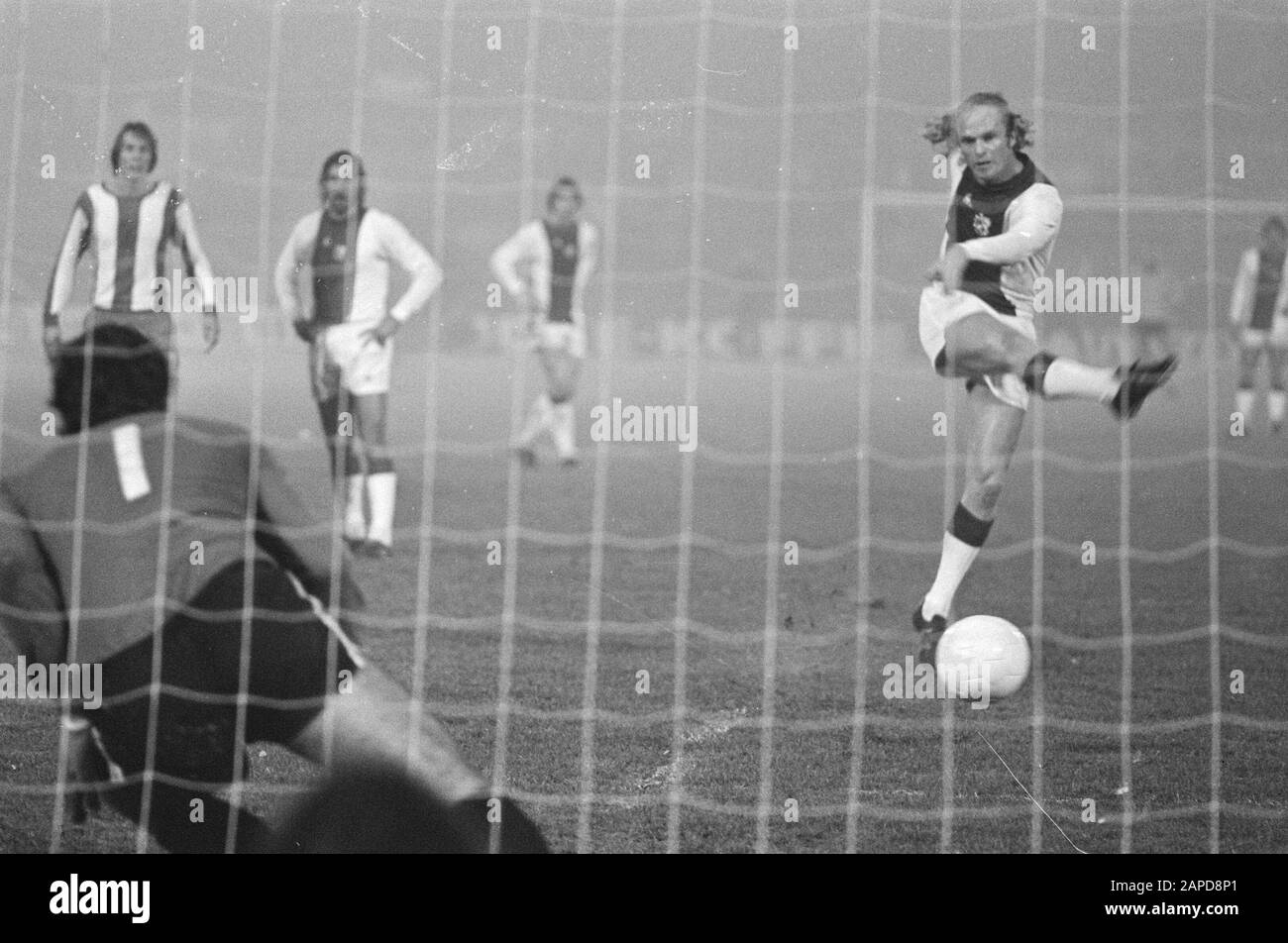 Hertha bsc 1975 hi-res stock photography and images - Alamy