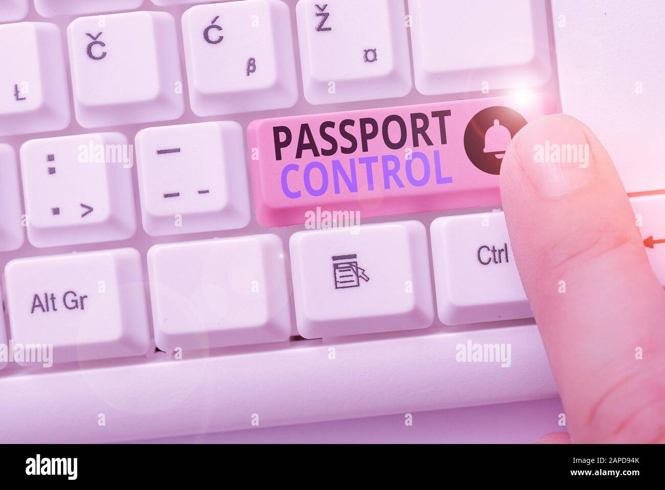 Electronic passport control airport hi-res stock photography and images ...