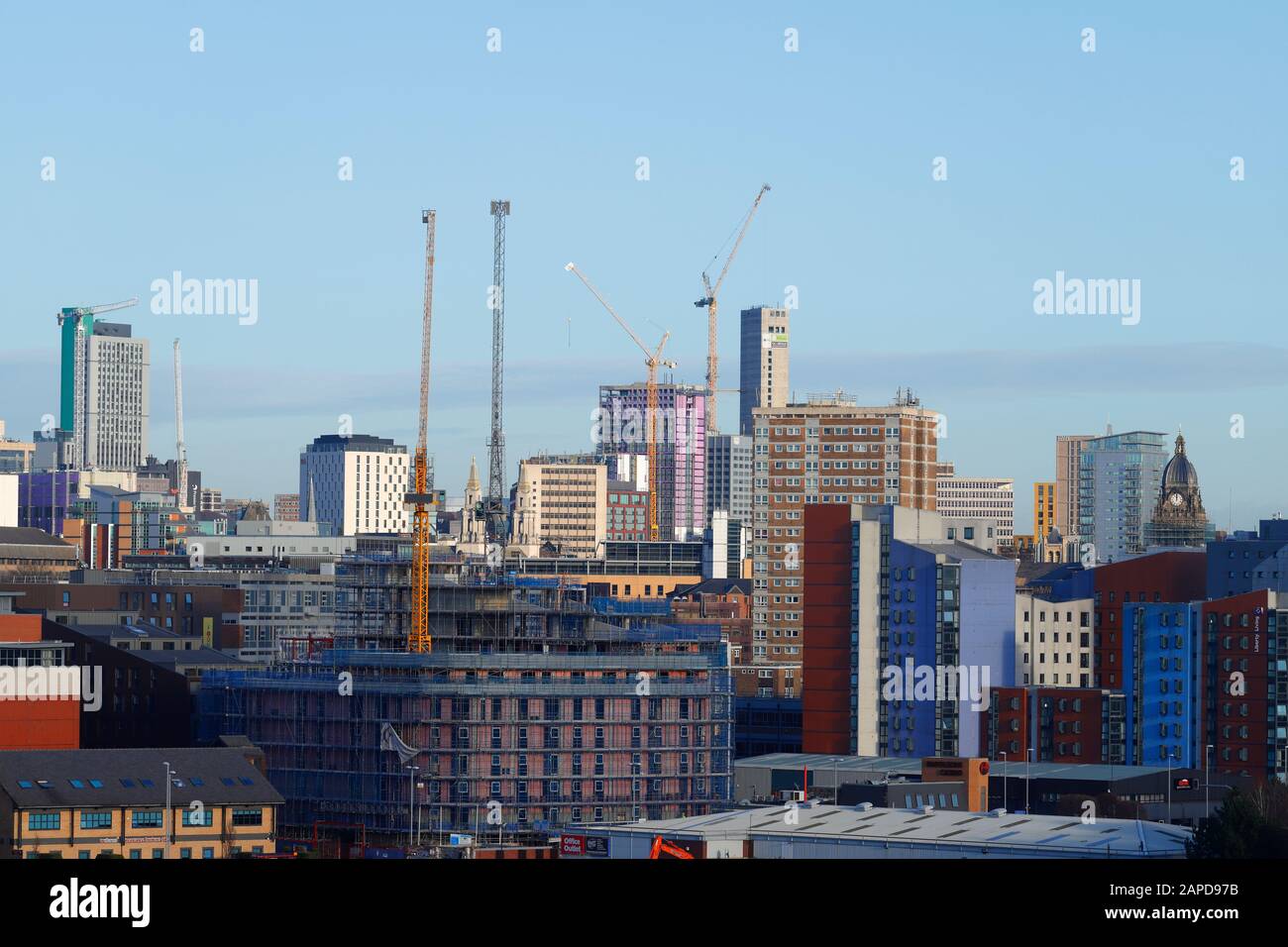 Leeds skyline 2020 hi-res stock photography and images - Alamy