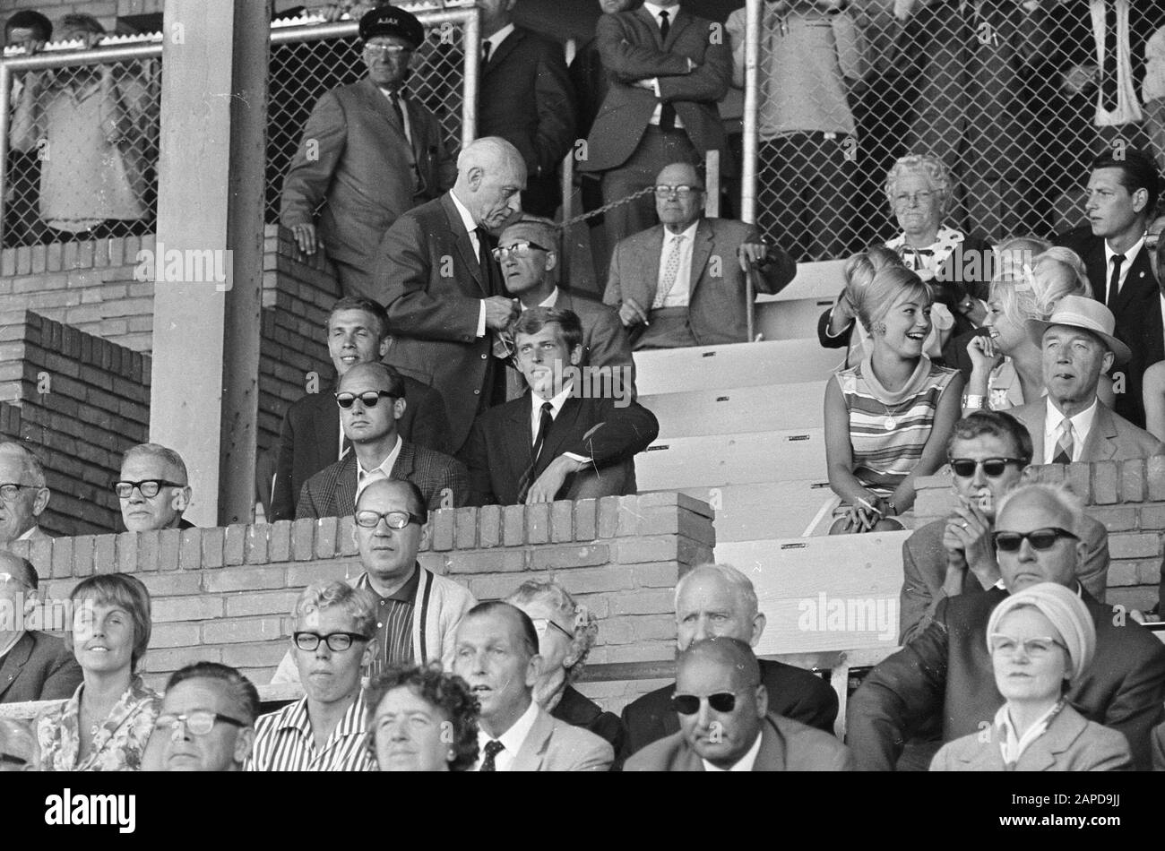 Ajax against NAC 4-1, Piet Keizer in the stands Annotation: Fully right ...