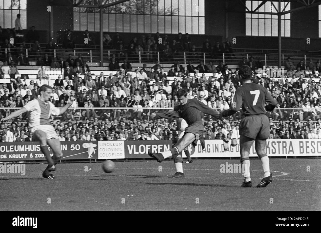 Attack volewijckers hi-res stock photography and images - Alamy