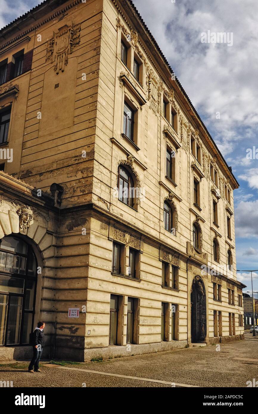 Prague Main Railway Station; Praha Hlavní Nádra í; Vinohrady; Designed ...