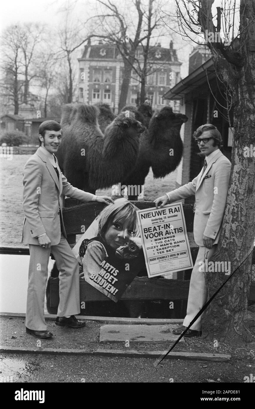 Action Artis must stay; Theo Greuter (left) and Stephan Baay with ...