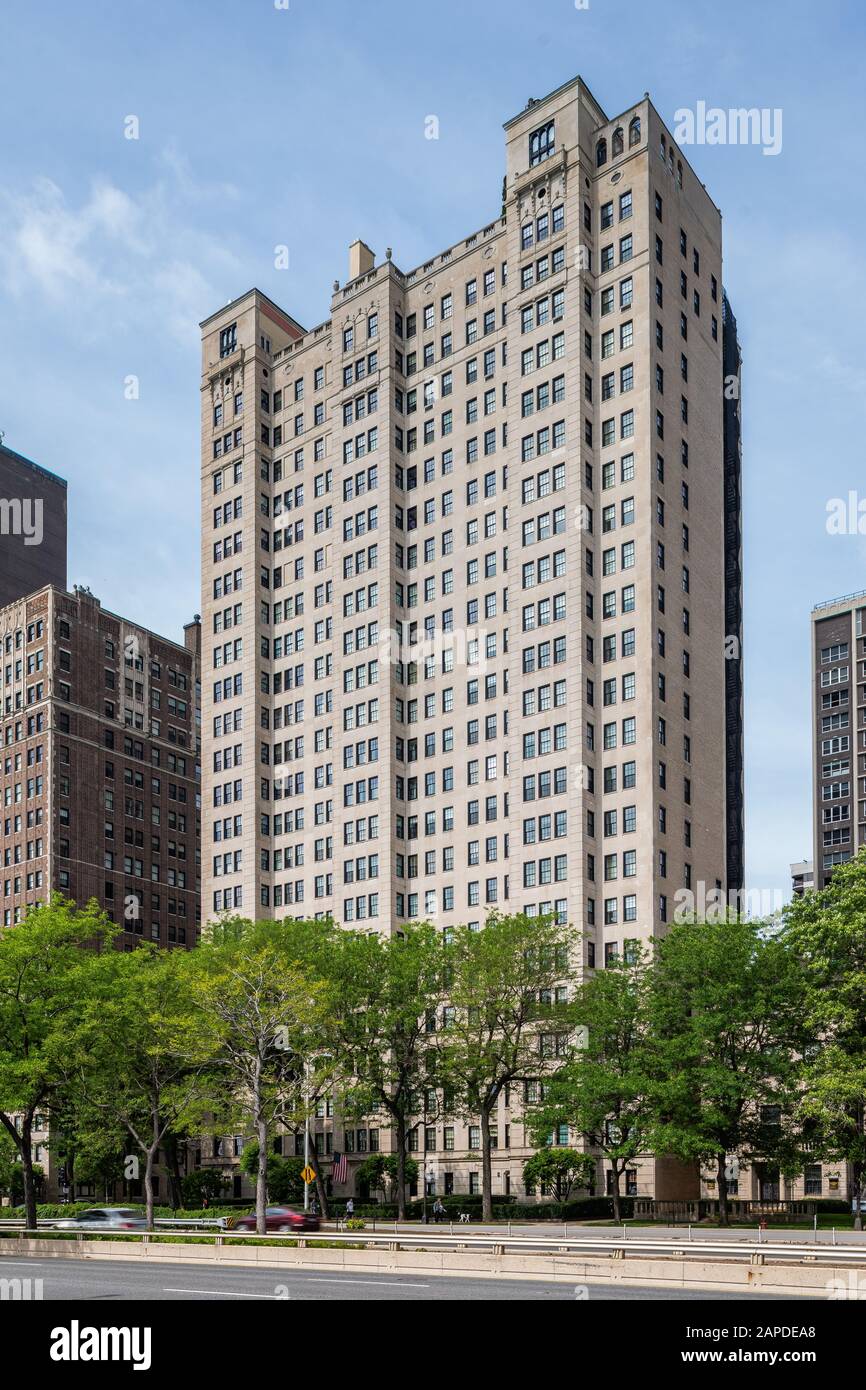 Residential Buildings on Lake Shore Drive Stock Photo - Alamy