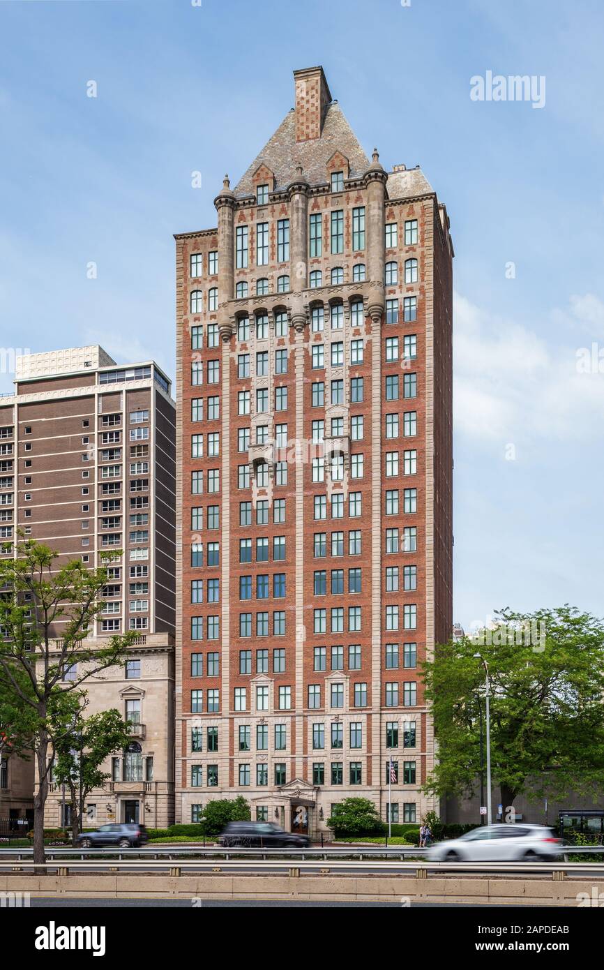 Residential Buildings on Lake Shore Drive Stock Photo - Alamy