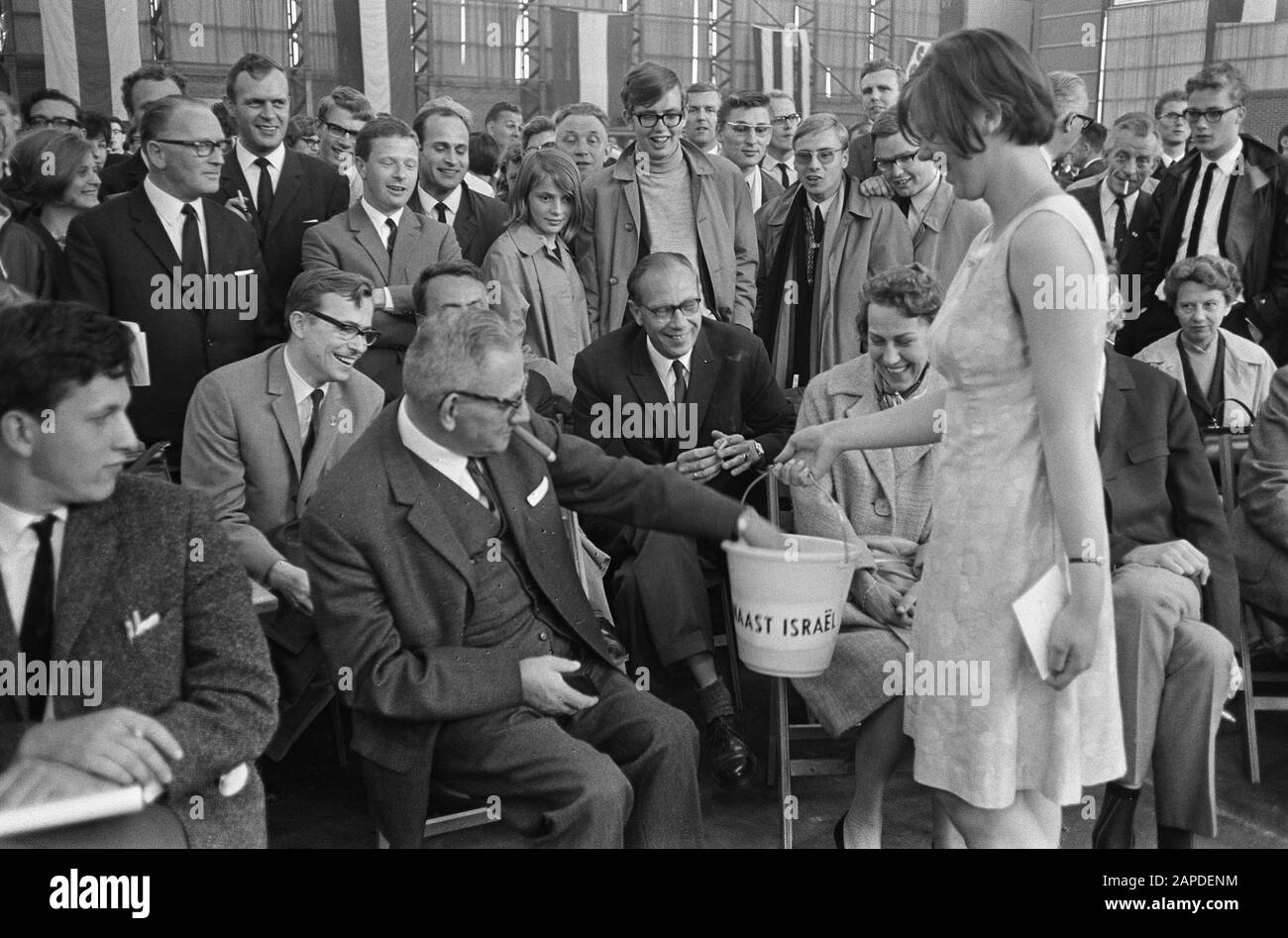 Rally in support international Black and White Stock Photos & Images ...