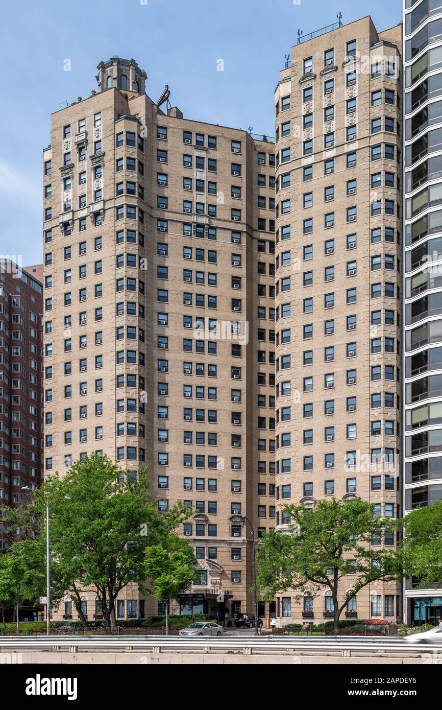 Residential Buildings on Lake Shore Drive Stock Photo - Alamy