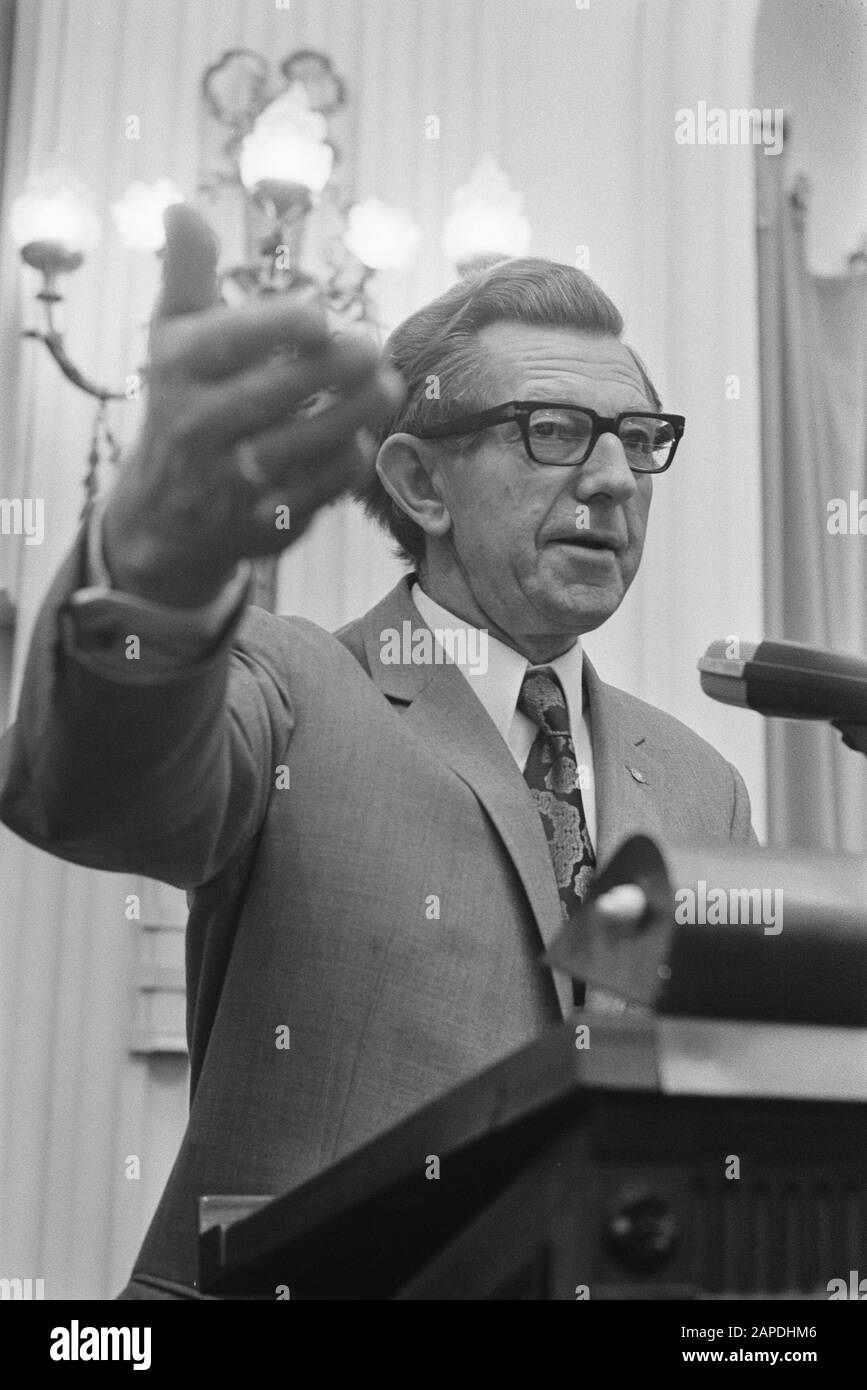 General considerations second chamber Black and White Stock Photos ...