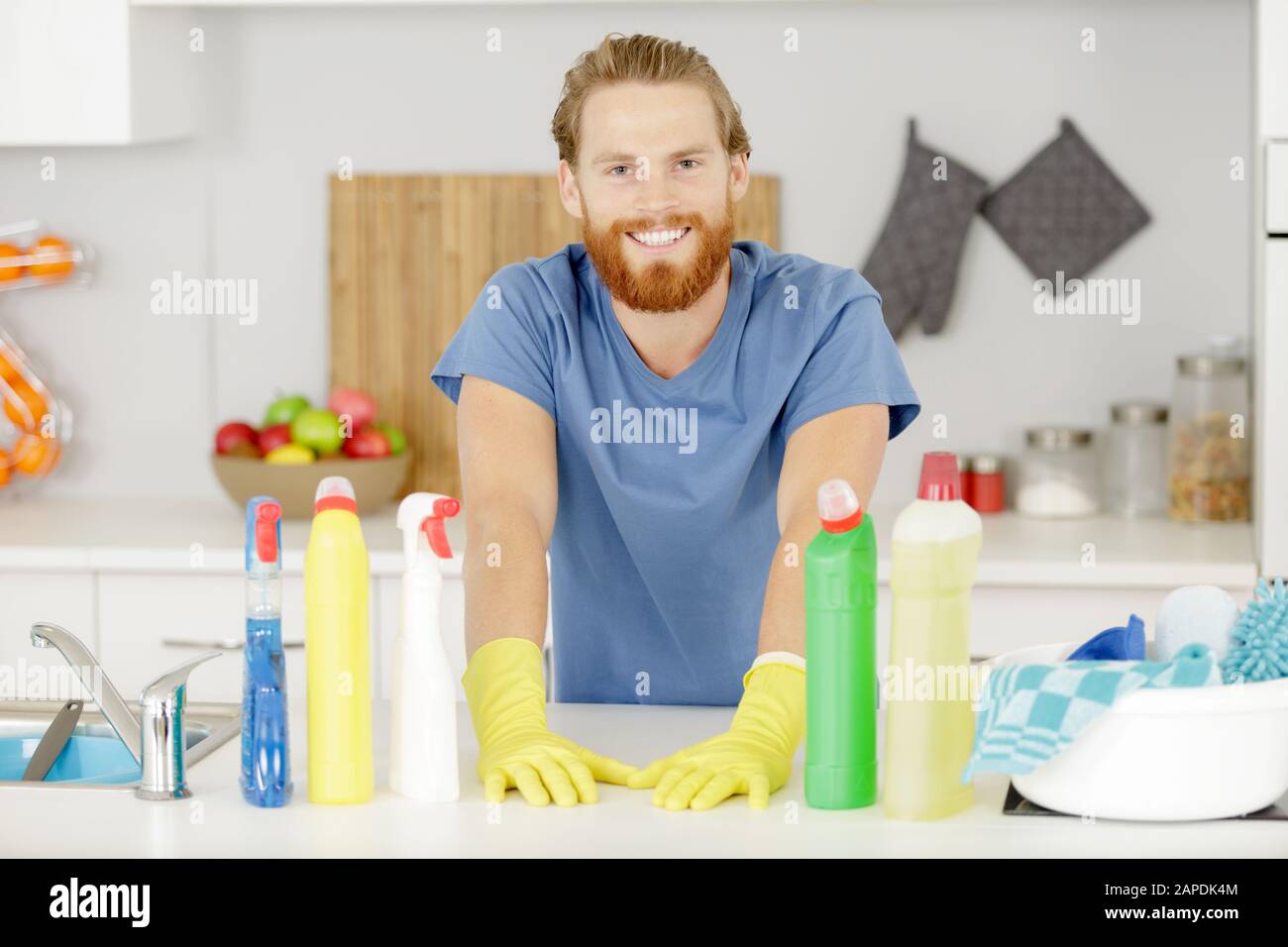Appartment cleaning hi-res stock photography and images - Alamy