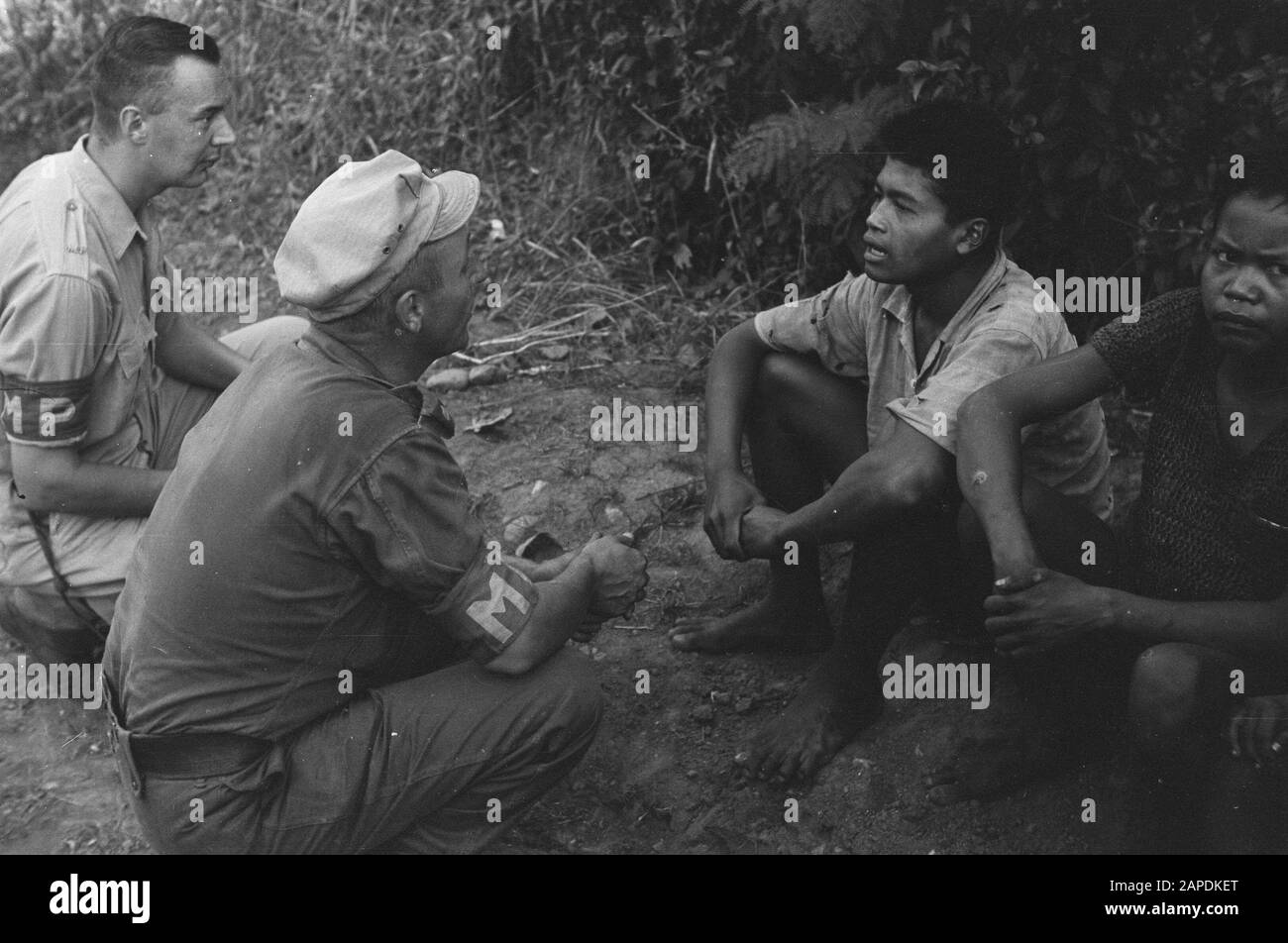 Infantry and armor KNIL Description: Ambarawa: Rampokers captured by ...