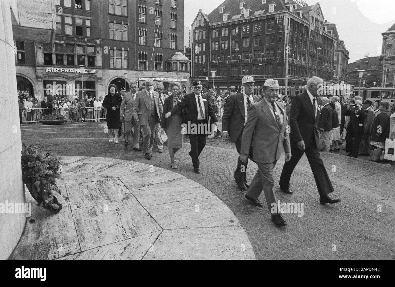 War invalids hi-res stock photography and images - Alamy