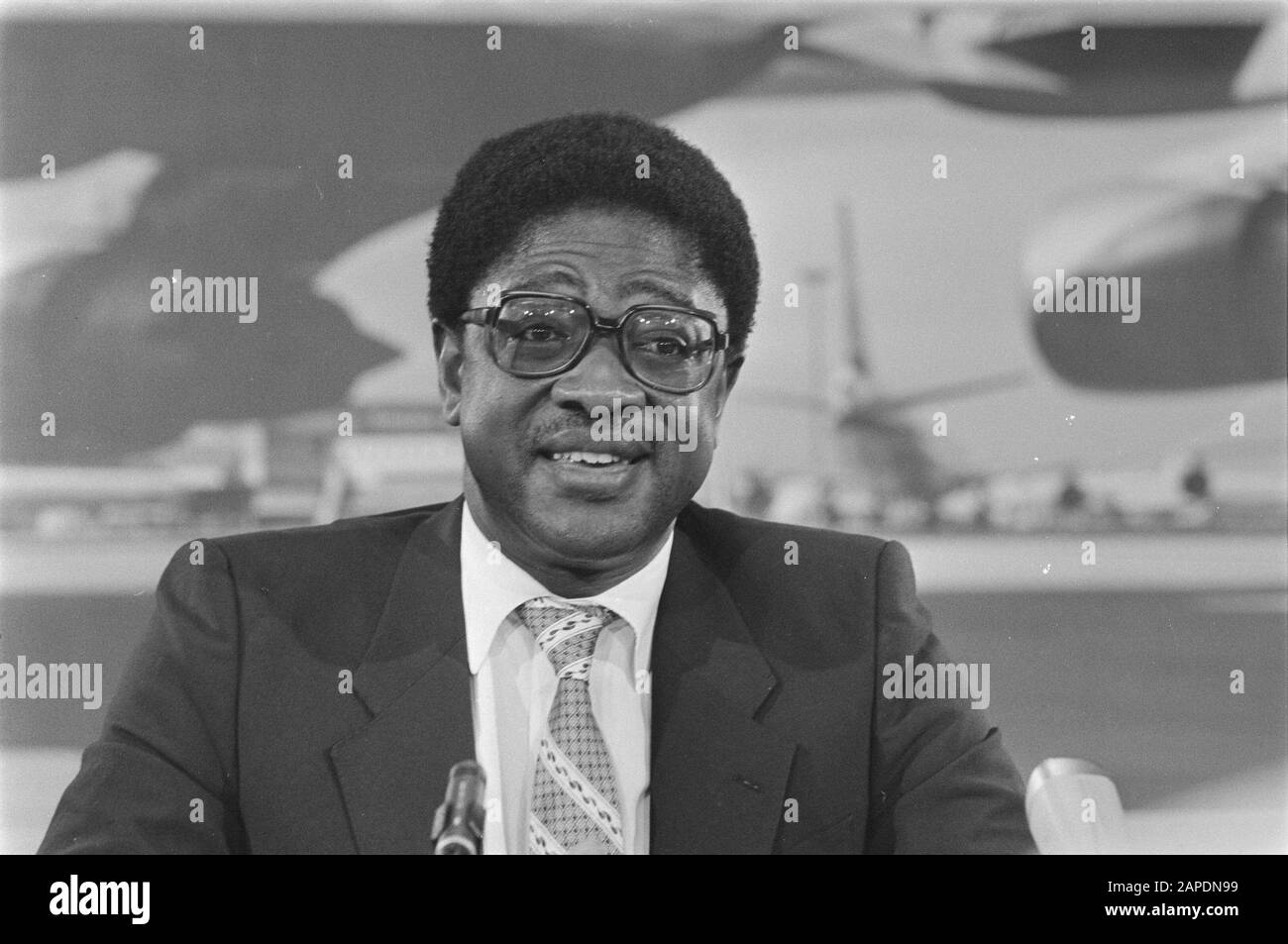 15 opponents bouterse hi-res stock photography and images - Alamy