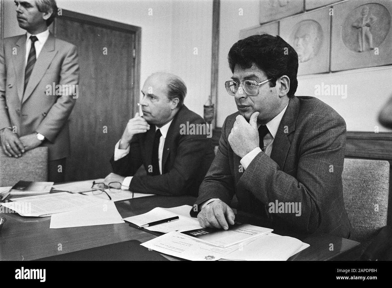 Evasion behavior hi-res stock photography and images - Alamy