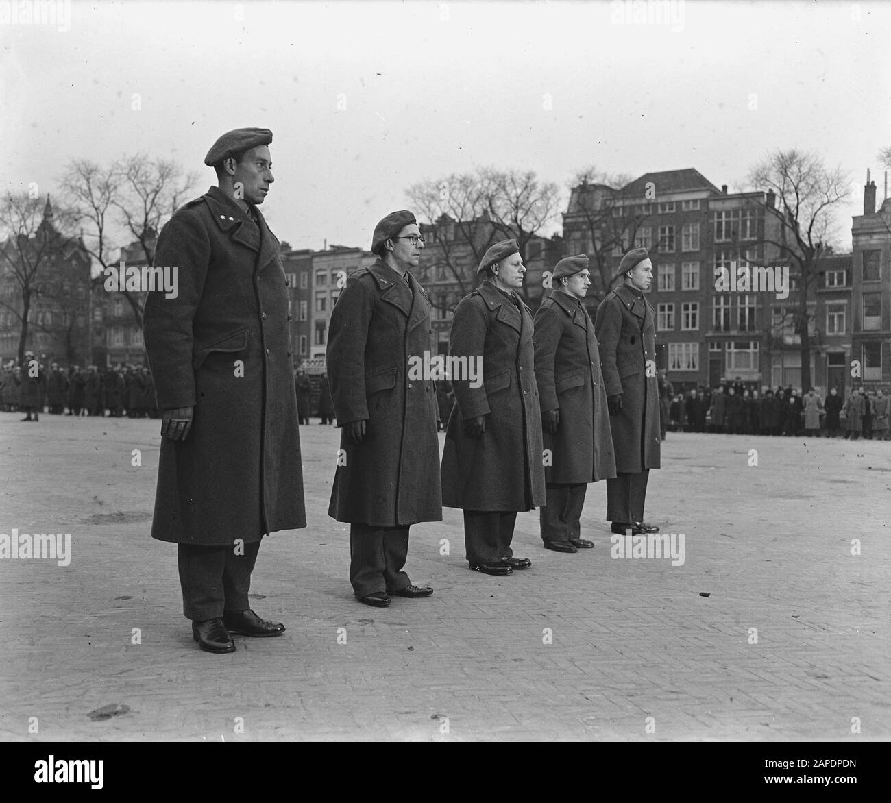 Officers and official hi-res stock photography and images - Alamy