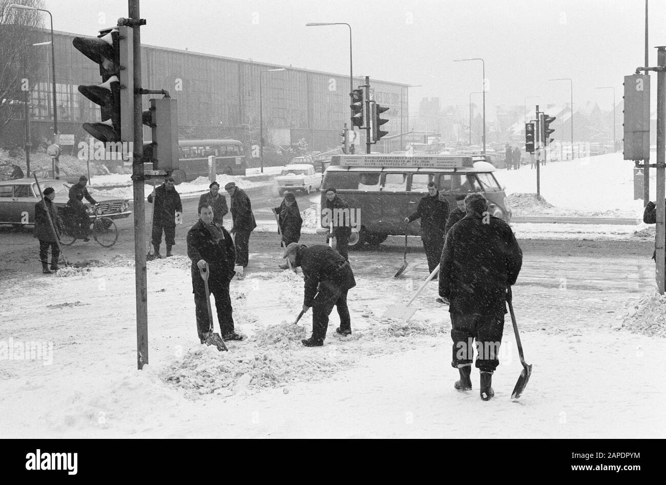 Streakers hi-res stock photography and images - Alamy