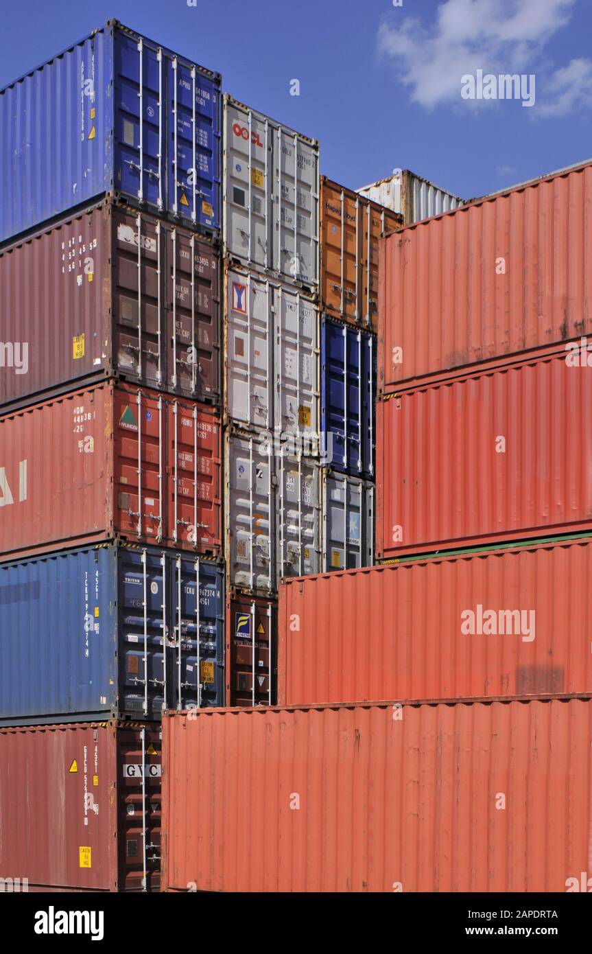 Wiener hafen hi-res stock photography and images - Alamy