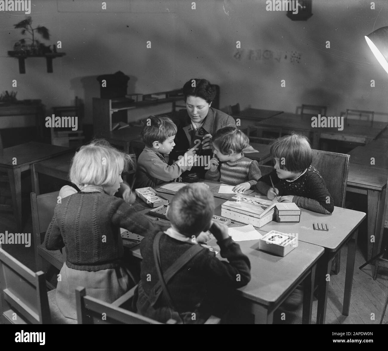 De werkplaats van Kees Boeke Datar: 25 January 1946 Person name: Boeke, Kees Stock Photo - Alamy
